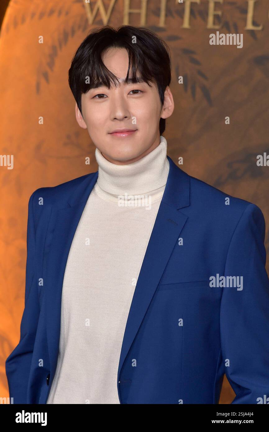 Kevin Woo BEI der Premiere der 3. Staffel der HBO Serie The White Lotus im Paramount Theater ...