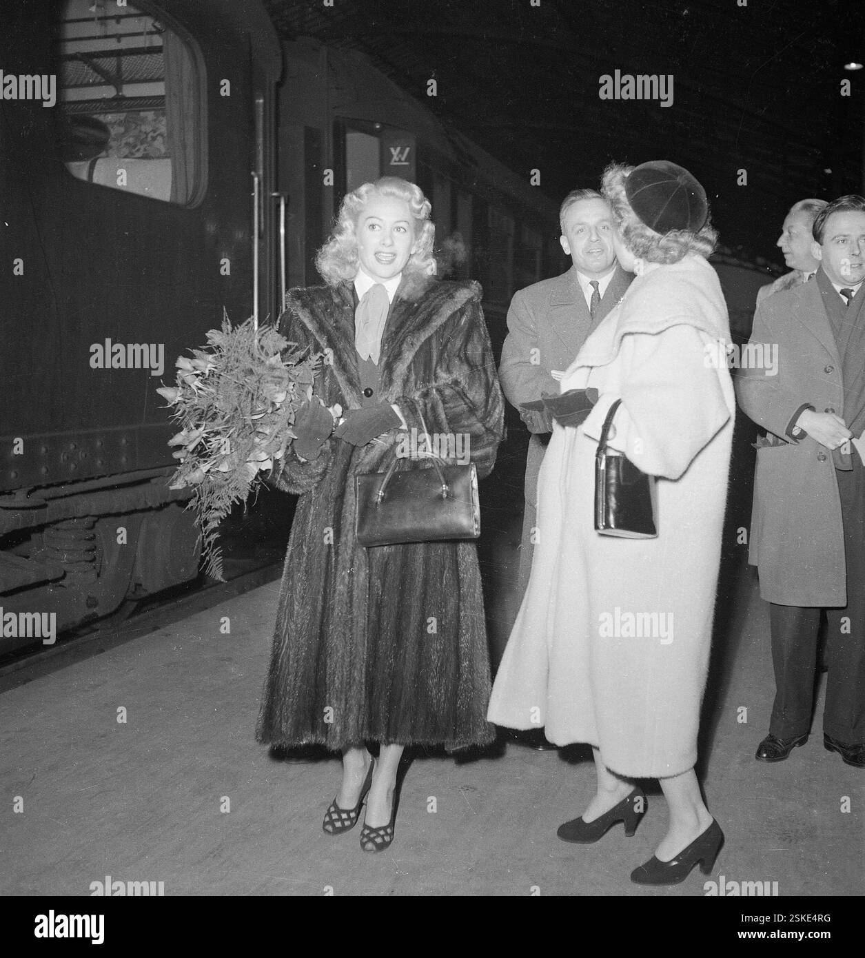 Martine Carol, Schauspielerin und Schriftsteller Cécil Saint Laurent ...