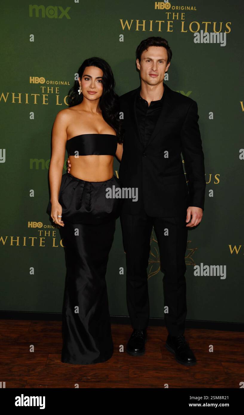 LOS ANGELES, CALIFORNIE - 10 FÉVRIER : Emeraude Toubia, Arnas Fedaravi?ius assiste à la première ...