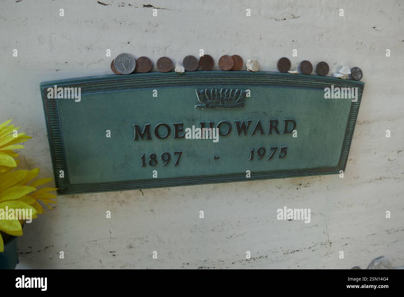 Culver City, Californie, USA 11 février 2025 le comédien Moe Howard grave au Hillside Memorial ...