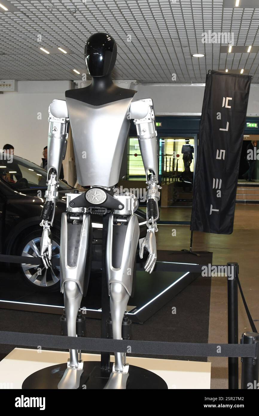 Un robot vu affiché pendant l'événement. WAICF : World Artificial Intelligence Festival Cannes ...