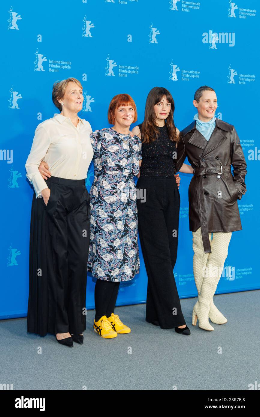 Berlinale - Photocall - lait chaud Fiona Shaw, Jackie Clune, Emma ...