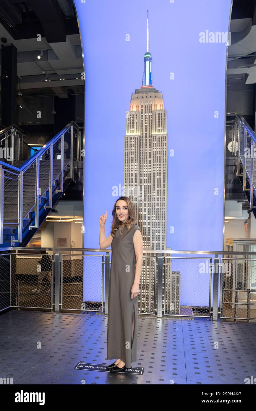 Chloe Fineman, membre de la distribution Saturday Night Live, visite l ...