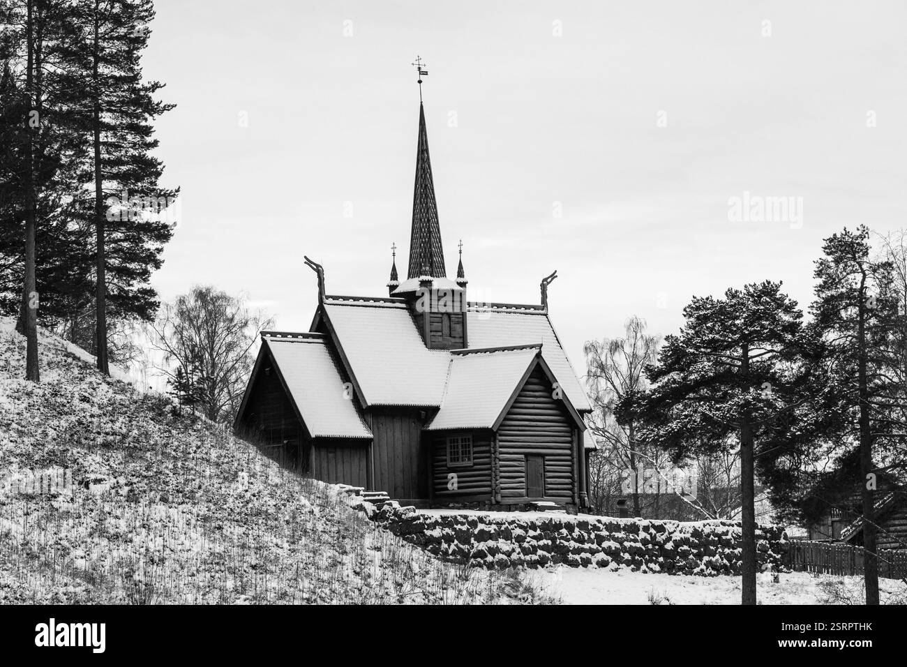 Garmo stave church Banque de photographies et d’images à haute ...