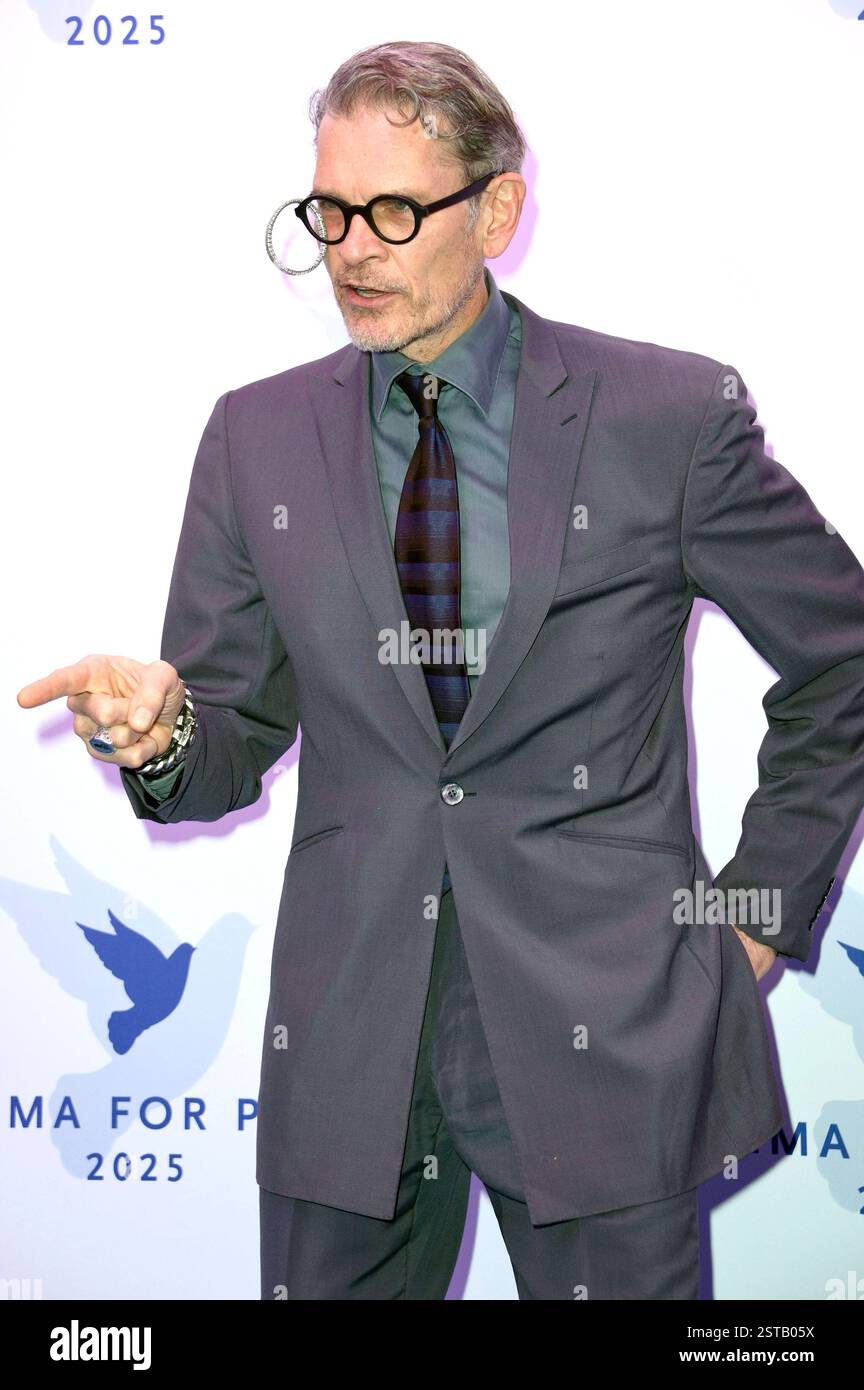 Götz Otto BEI der Cinema for Peace Gala 2025 im Hotel Adlon Kempinski ...