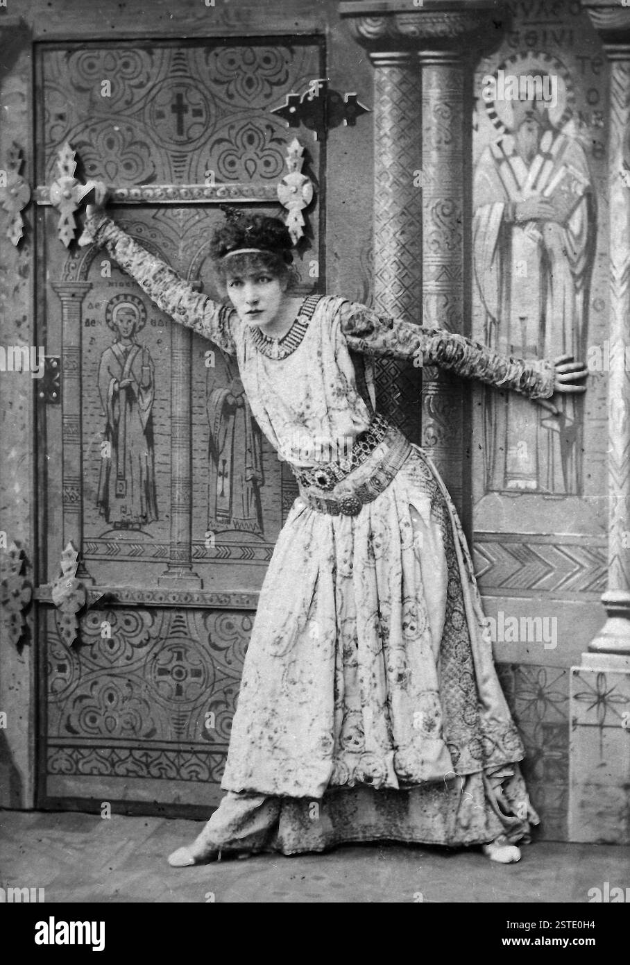 Actrice sarah bernhardt Banque d'images noir et blanc - Alamy
