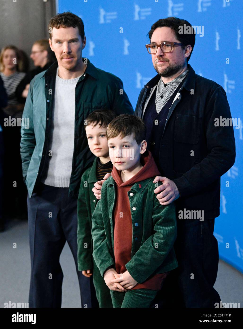 Benedict Cumberbatch et Dylan Southern posent avec Richard Boxall et ...