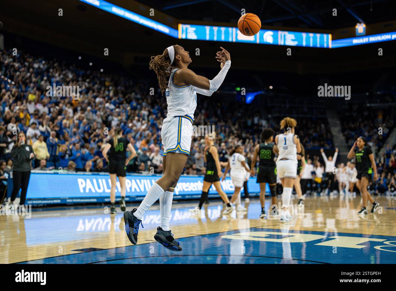 Ucla michigan Banque de photographies et d’images à haute résolution ...