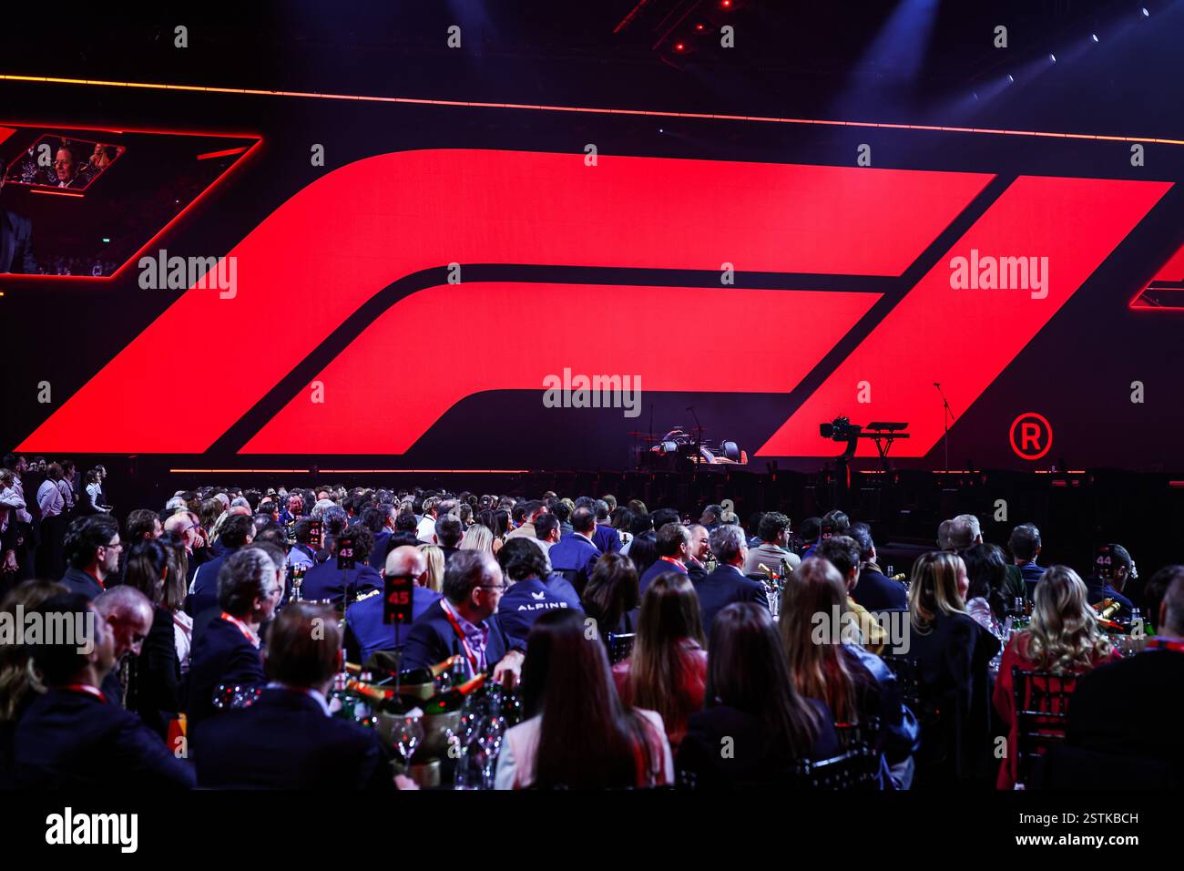 Londres, Royaume-Uni, le 18 février 2025, la foule lors du F1 75 Live ...