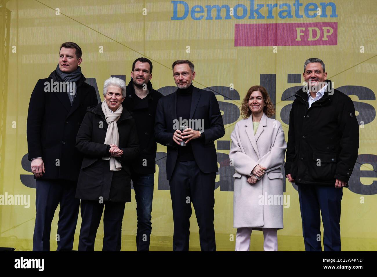 Politik - Bundestagswahl 2025 - Wahlkampfauftritt der FDP in Düsseldorf ...