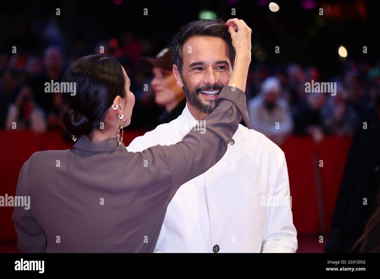 Berlin, Allemagne. 22 février 2025. L’acteur Rodrigo Santoro et son ...