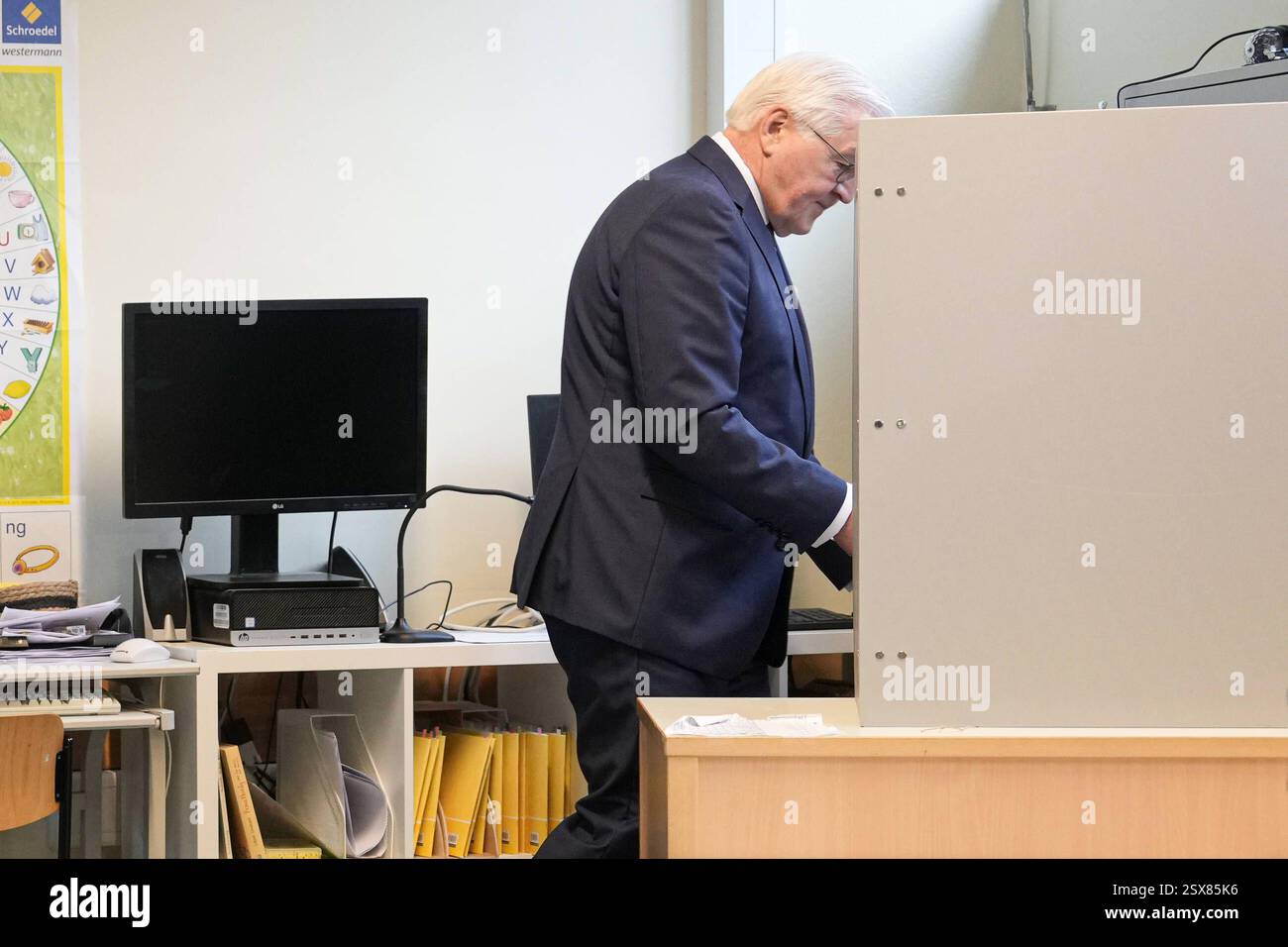 Bundestagswahl 2025, Stimmabgabe Bundespraesident Steinmeier Bundespraesident Frank-Walter ...