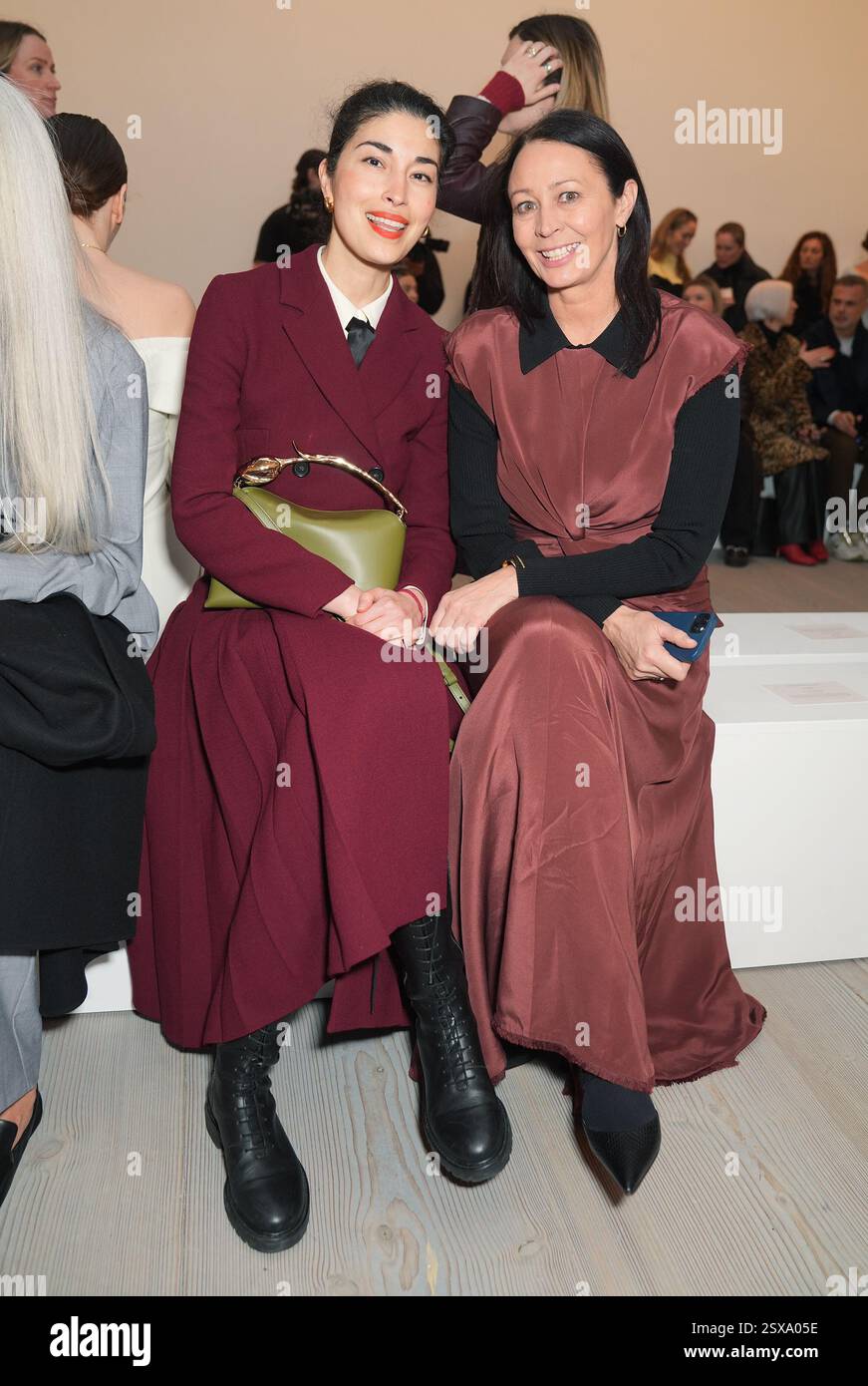La créatrice de mode Caroline Issa (à gauche) et Caroline Rush ...