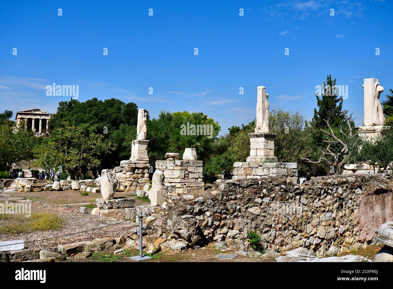 Athènes, Grèce - 24 septembre 2024 : touristes non identifiés dans l ...