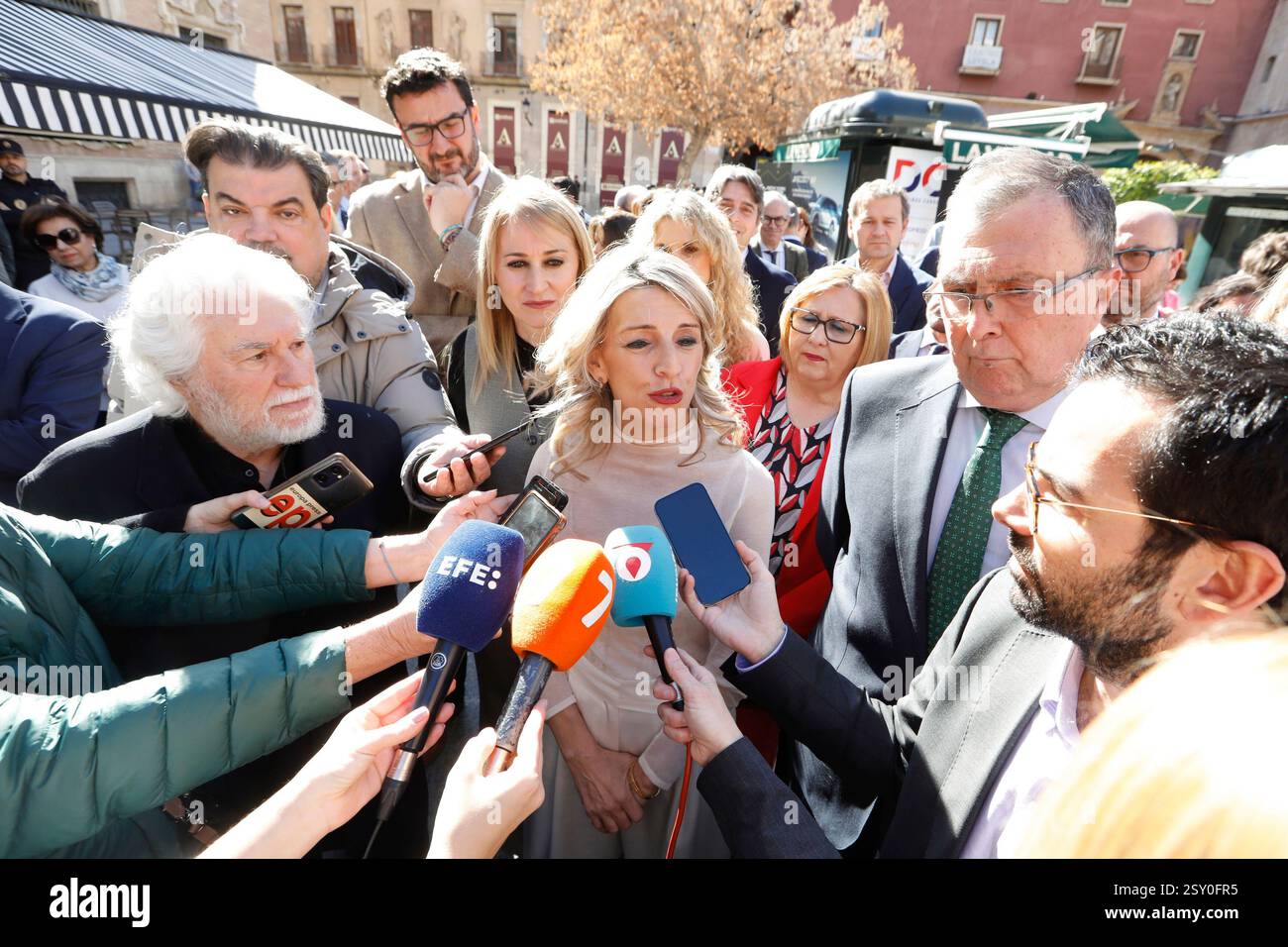 The Second Vice-President of the Government and Minister of Labor and ...