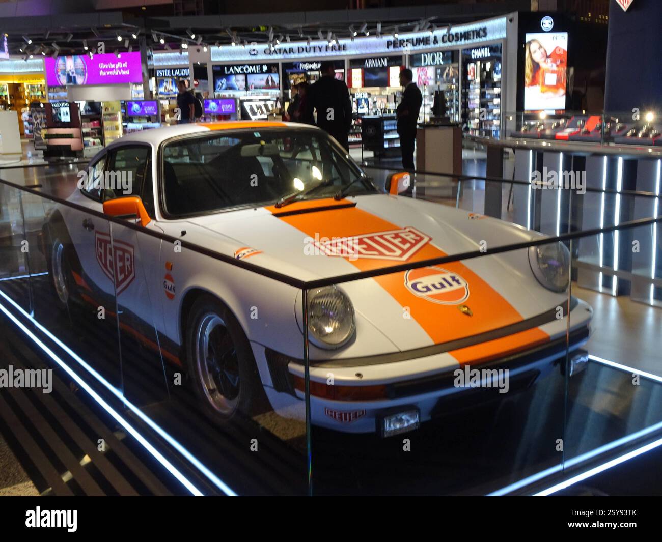 Rennwagen, Porsche, Heuer, Gulf, Duty Free Shop, aéroport, Flughafen ...