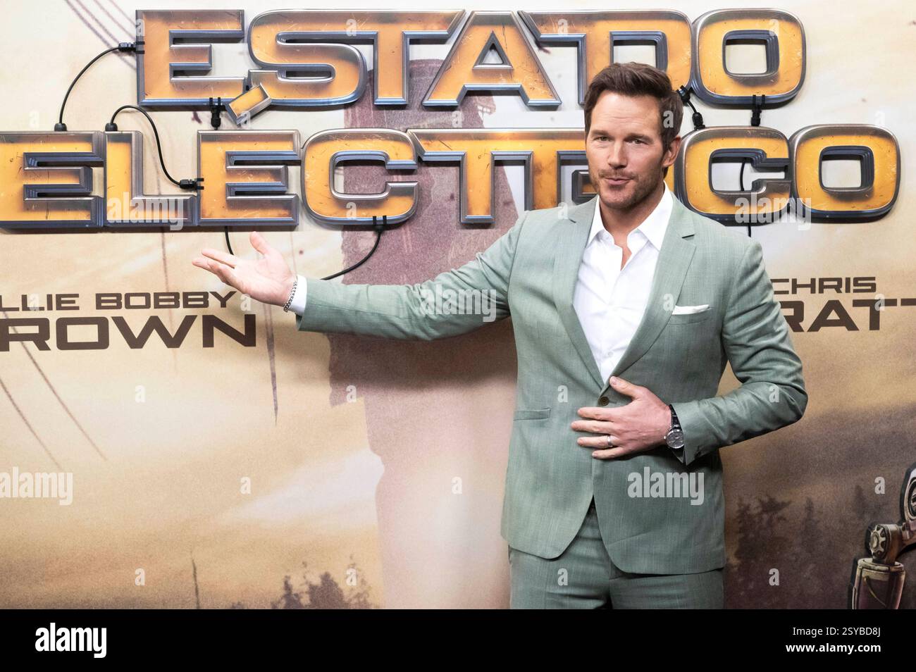 Chris Pratt BEI der Premiere des Netflix-films Estado elÃ ctrico / The Electric State im Cine ...