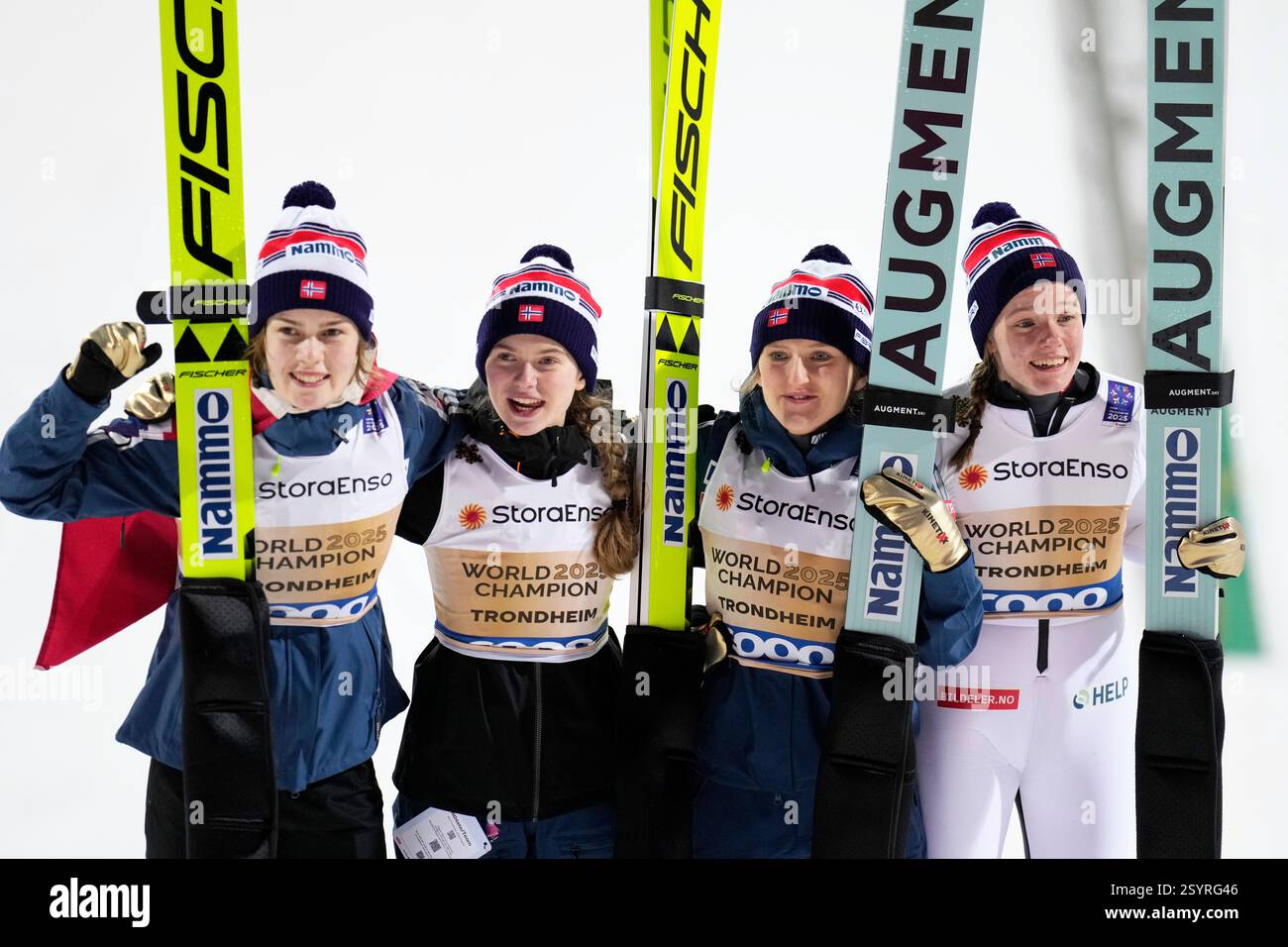 Anna Odine Stroem, Ingvild Synnoeve Midtskogen, Heidi Dyhre Traaserud ...