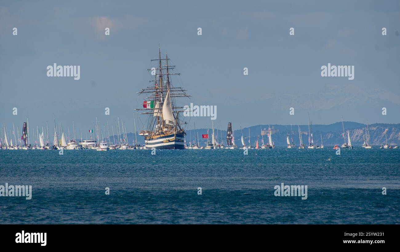 Le navire de formation des officiers de l'Académie navale Amerigo ...