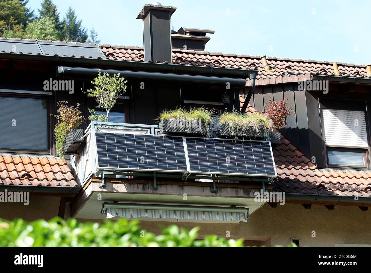 Freiburg Themenbild - Balkonkraftwerk, Photovoltaikanlage, Energie ...