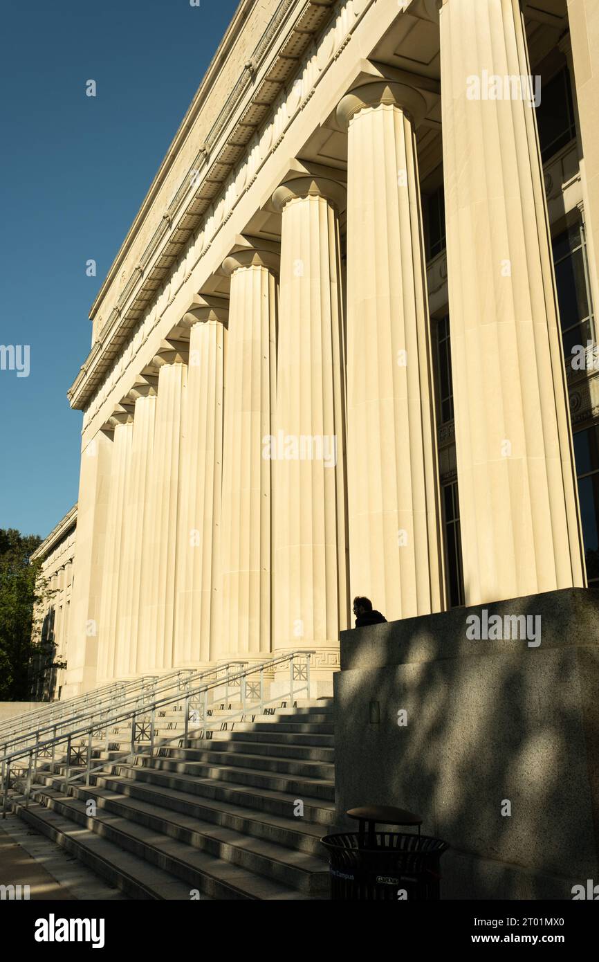 Angell hall Banque de photographies et d’images à haute résolution - Alamy