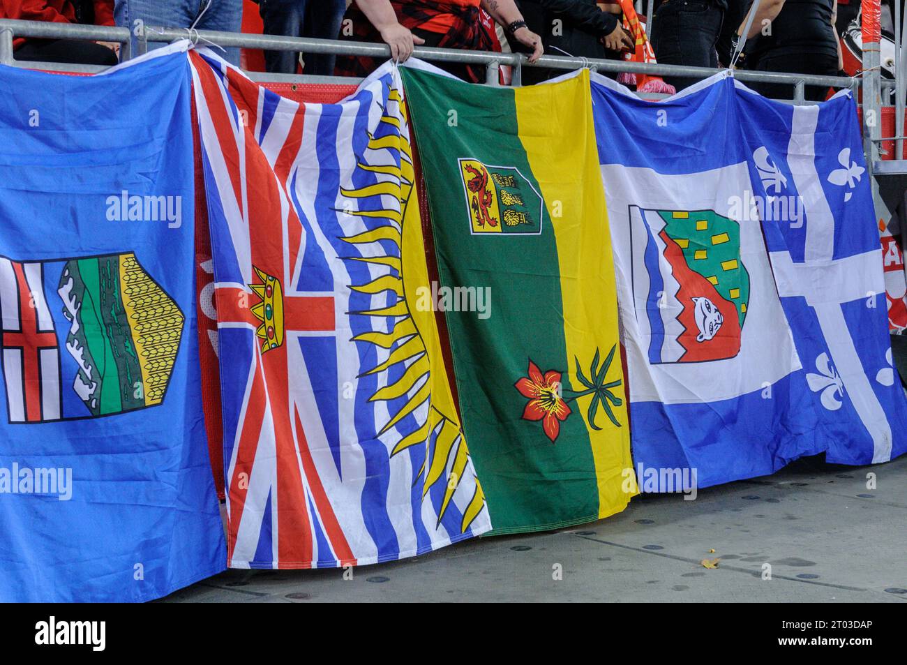 Drapeaux des provinces canadiennes Banque de photographies et d’images ...