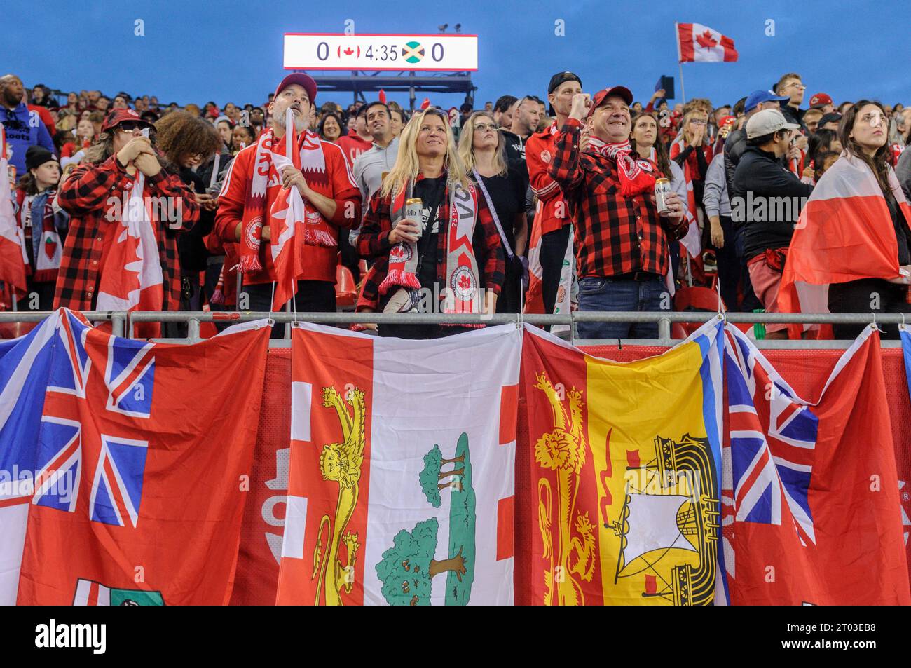 Drapeaux des provinces canadiennes Banque de photographies et d’images ...