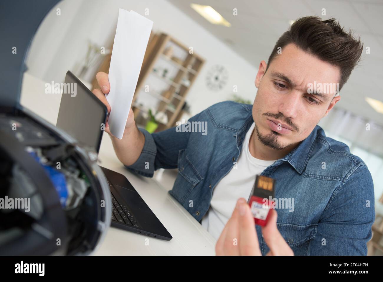 Nouvelle encre pour imprimantes Banque de photographies et d’images à ...