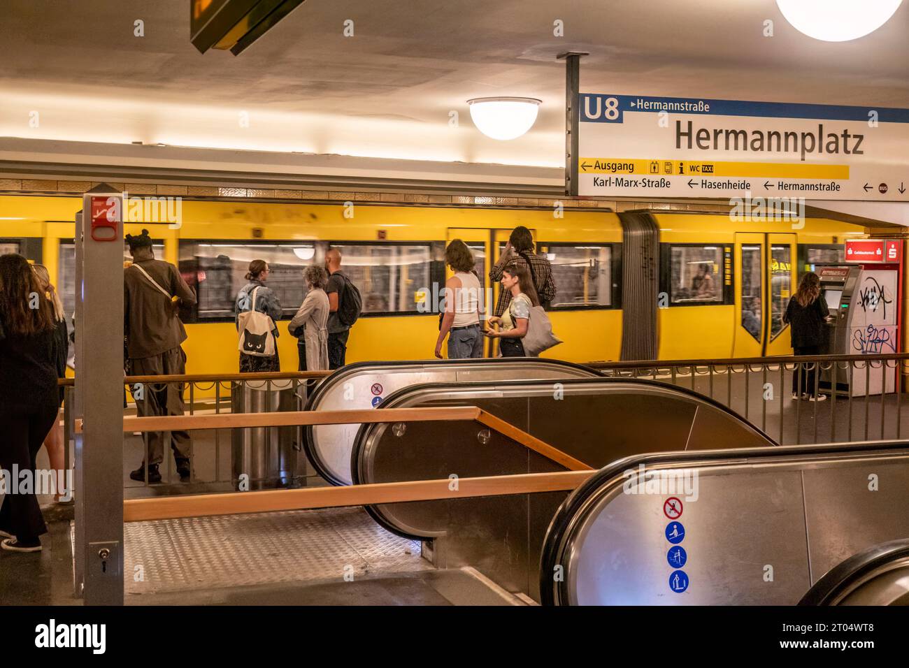 Oeffentlicher nahverkehr Banque de photographies et d’images à haute ...