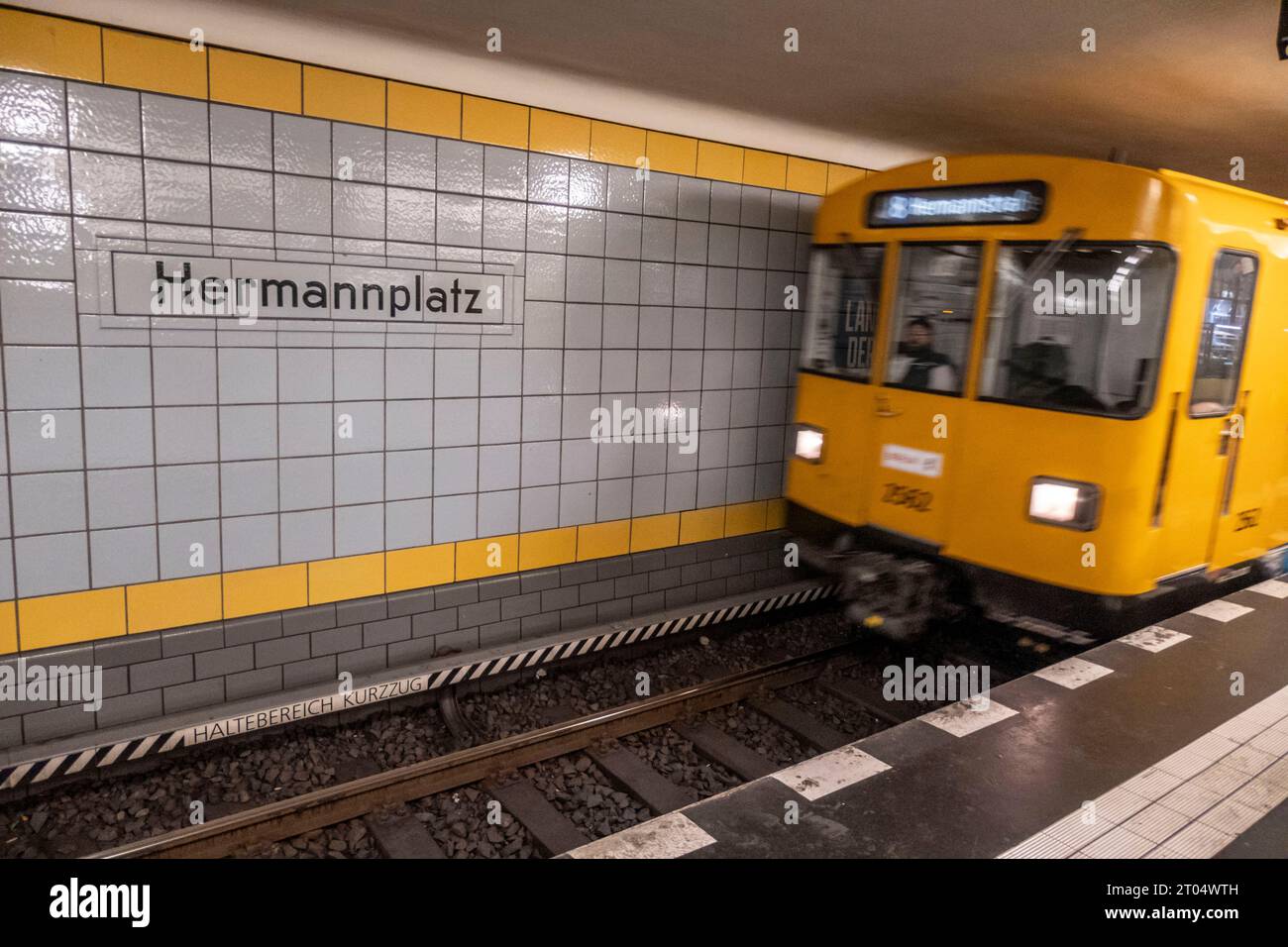 Oeffentlicher nahverkehr Banque de photographies et d’images à haute ...