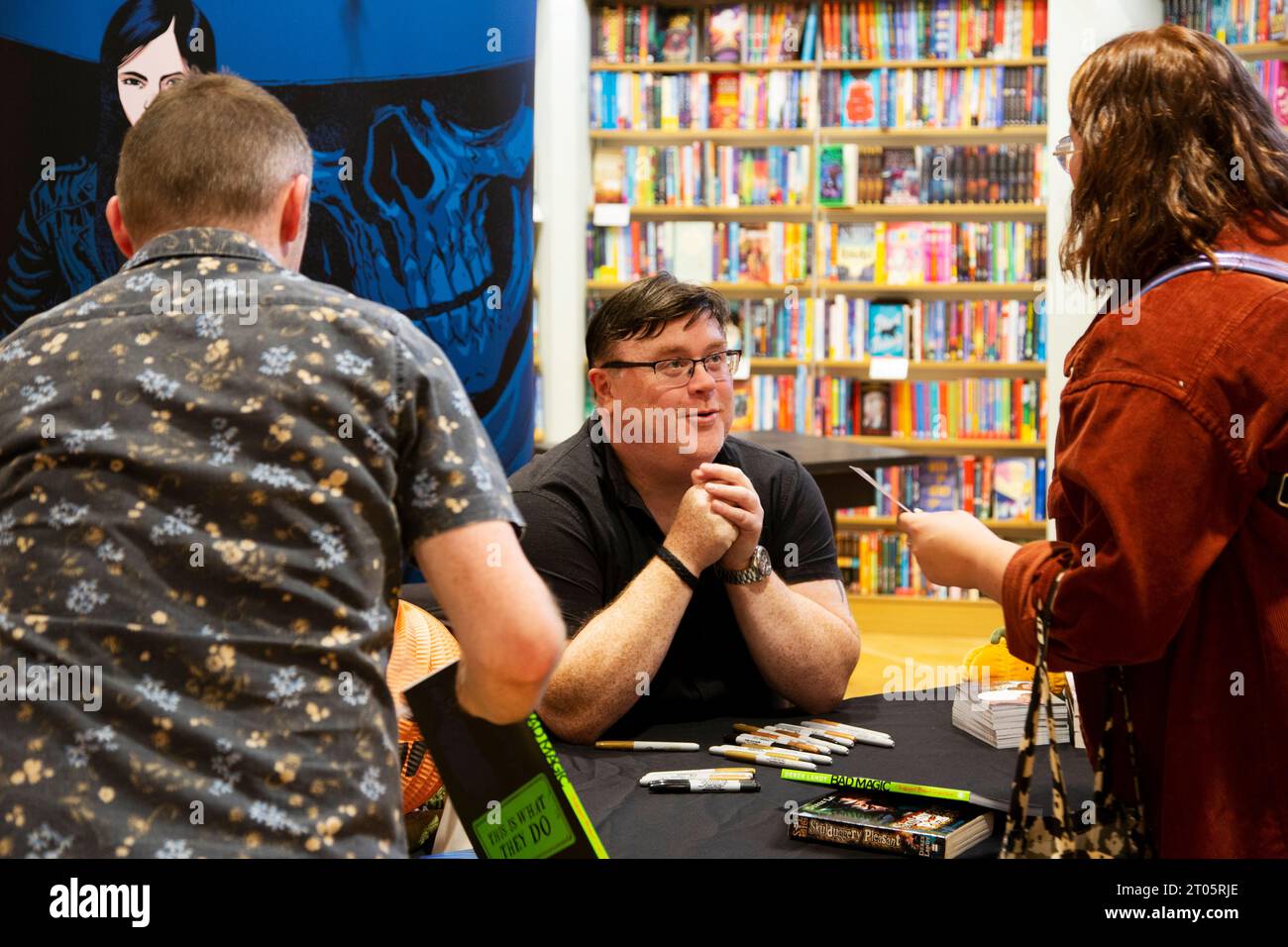 Derek landy, toile de fond du roman graphique Banque de photographies ...