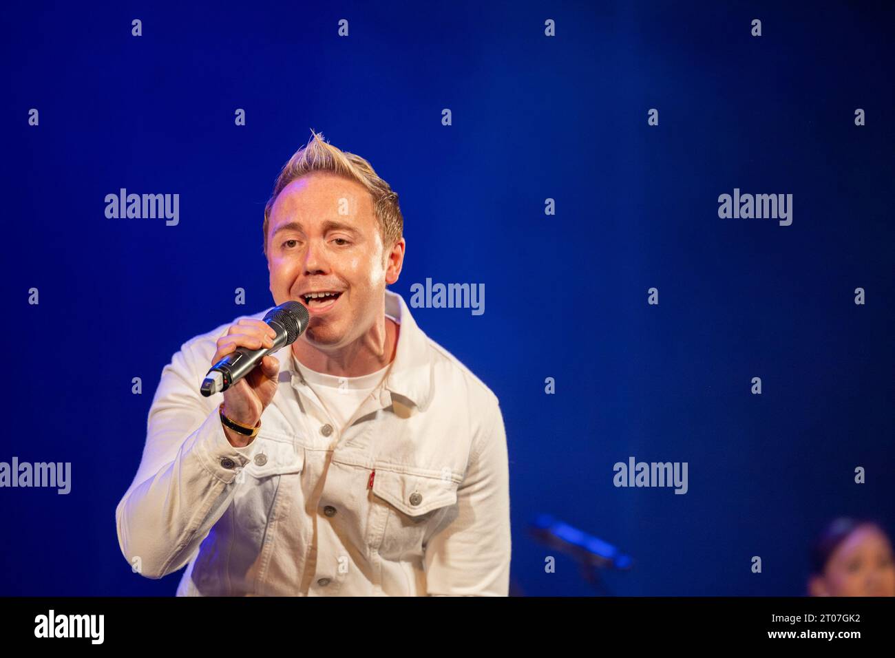 John Galea se produit à l'événement Bi Pride UK 2023 qui s'est tenu au ...