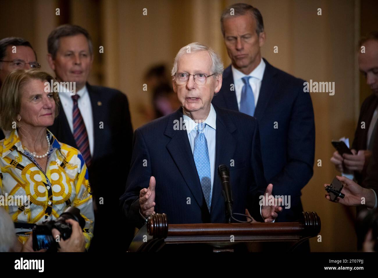 Mitch Mcconnell Républicain Du Kentucky Leader De La Minorité Au
