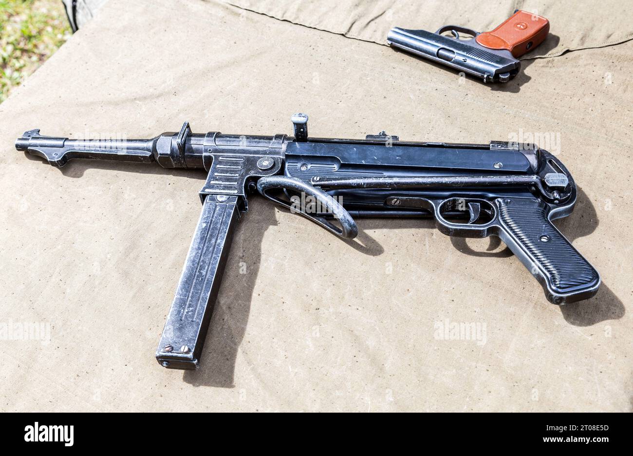 Armes à feu vintage. Mitrailleuse allemande Schmeisser MP40 de la ...