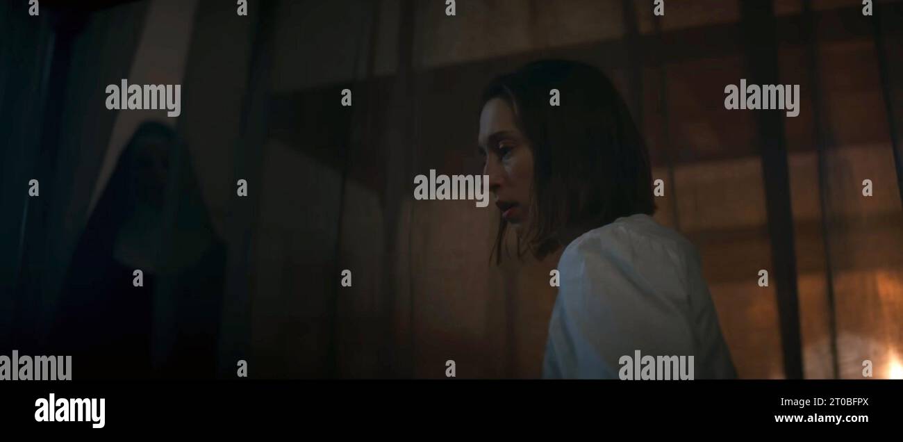 LA NONNE II, (alias LA NONNE 2), de gauche à droite : Bonnie Aarons ...