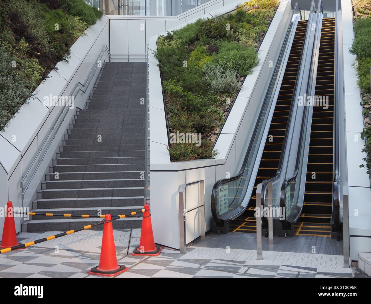 Tokyo tower stairs Banque de photographies et d’images à haute ...