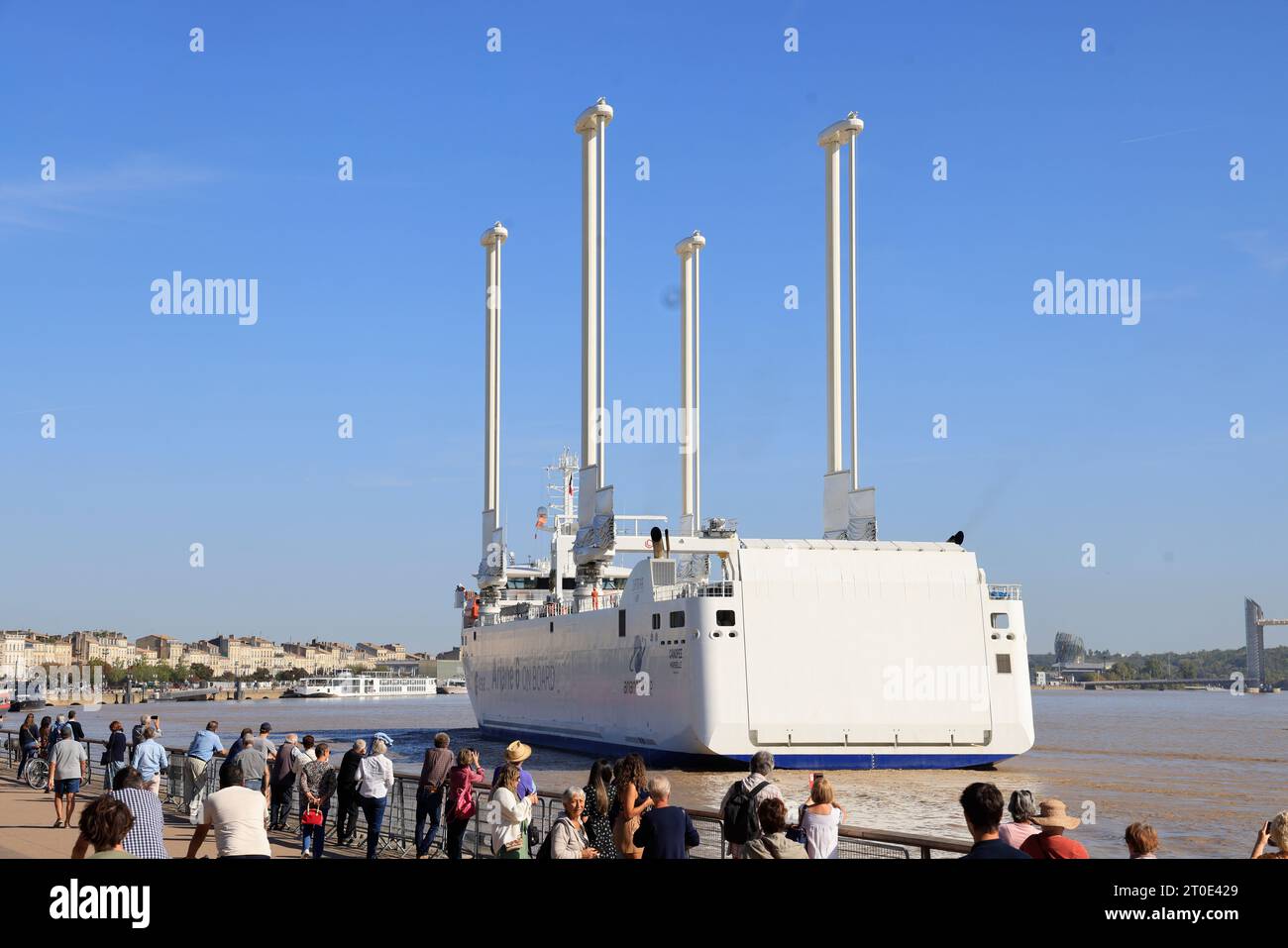 Bordeaux, France. 6 octobre 2023. Le canopée, premier voilier cargo au ...