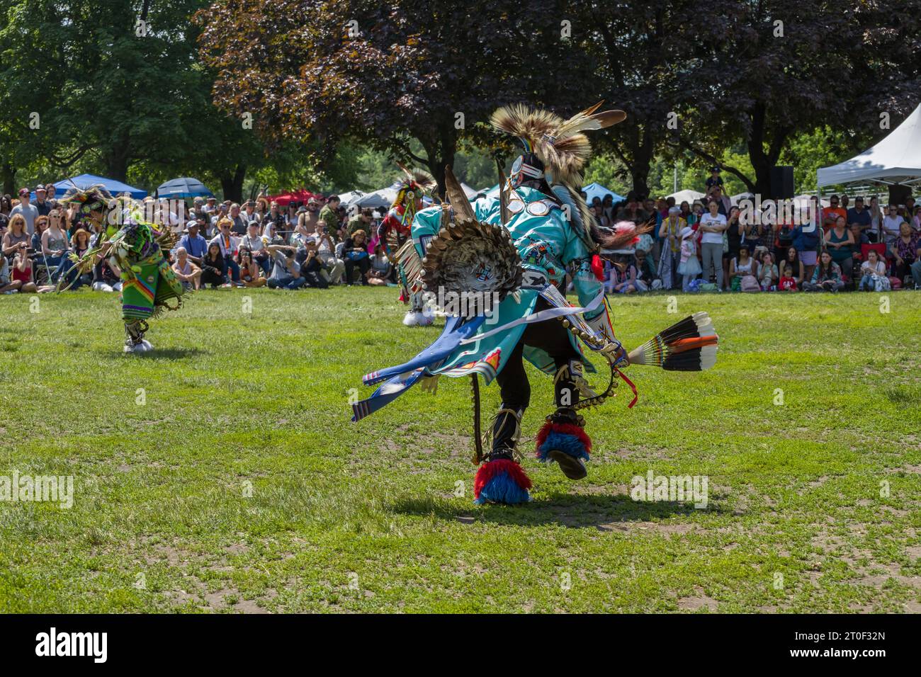 Festival de danse traditionnel Pow Wow. Une journée complète de danse ...