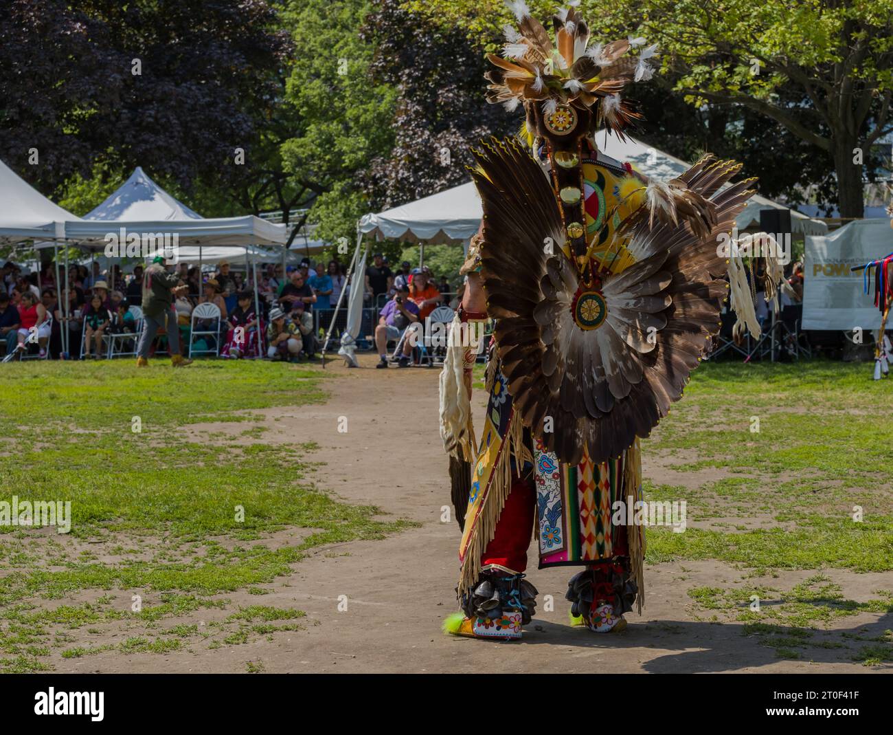 Festival de danse traditionnel Pow Wow. Une journée complète de danse ...