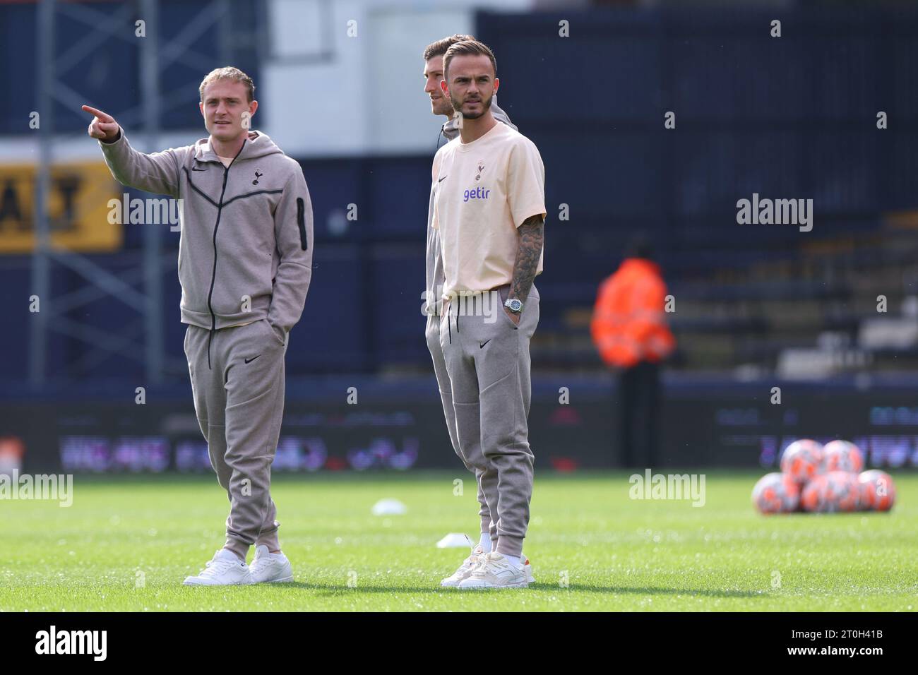 James maddison inspecter le terrain Banque de photographies et d’images ...