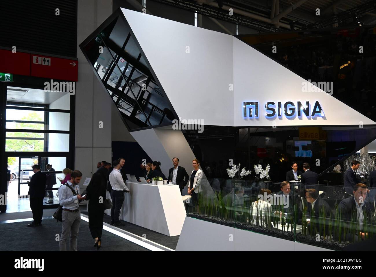 Signa holding gmbh Banque de photographies et d’images à haute ...