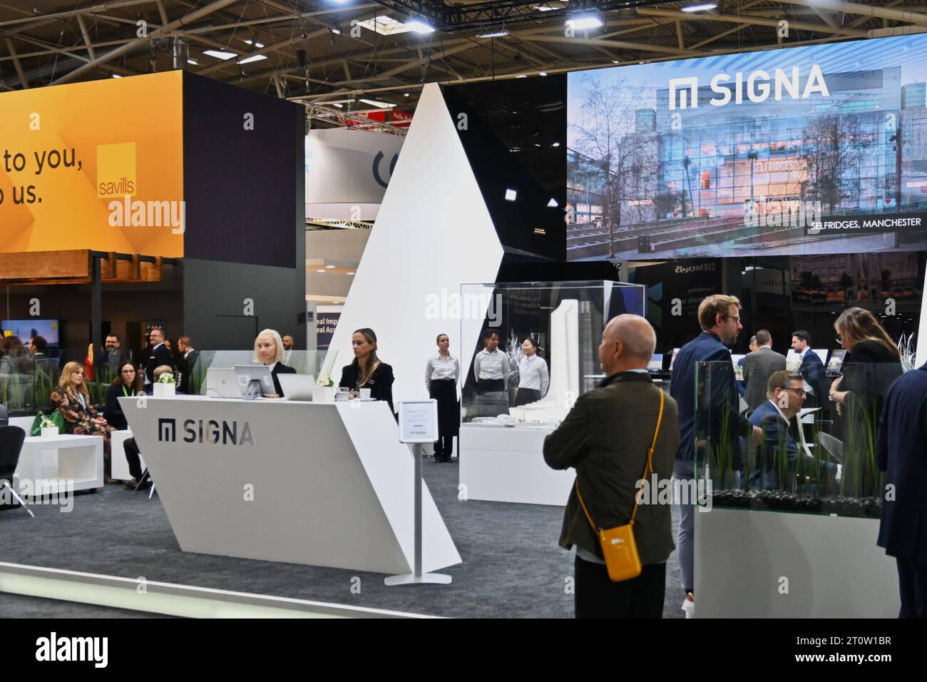 Signa holding gmbh Banque de photographies et d’images à haute ...