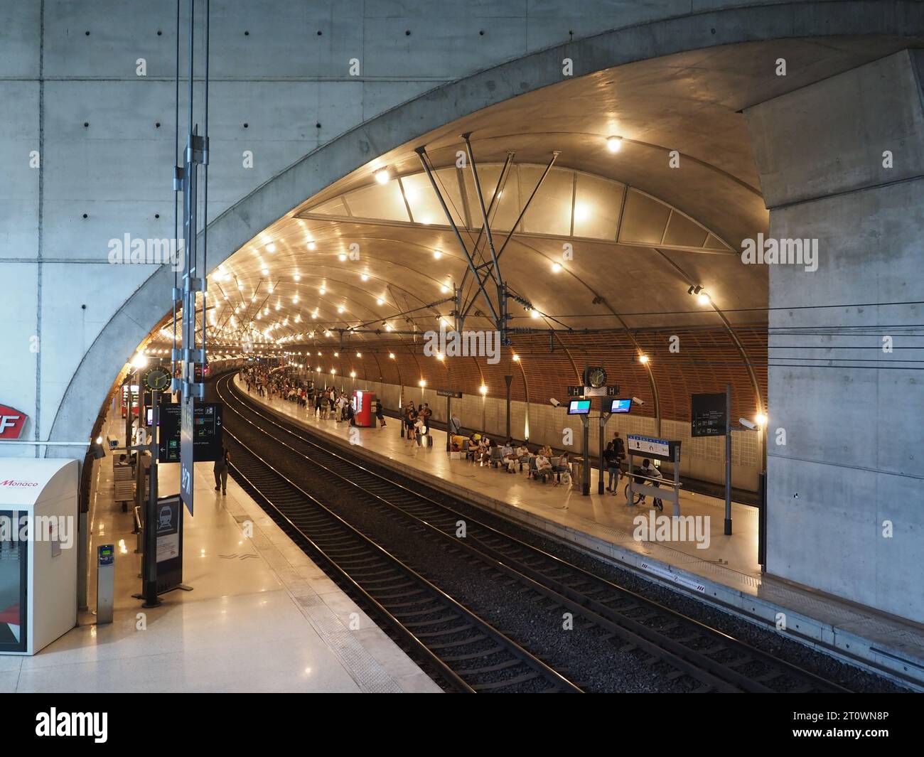 La gare de monaco monte carlo Banque de photographies et d’images à ...