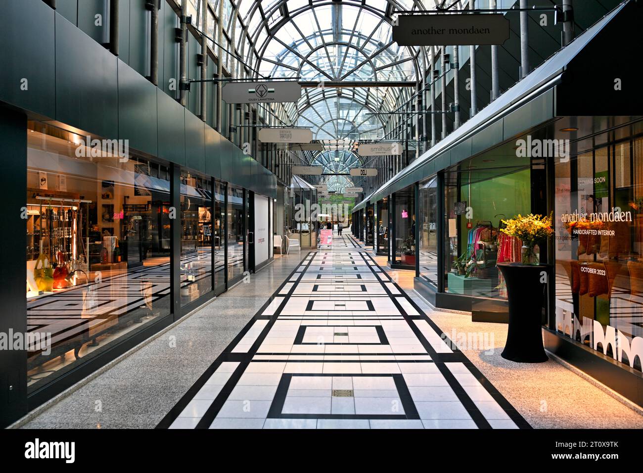 Shopping mall stuttgart baden wuerttemberg Banque de photographies et d ...