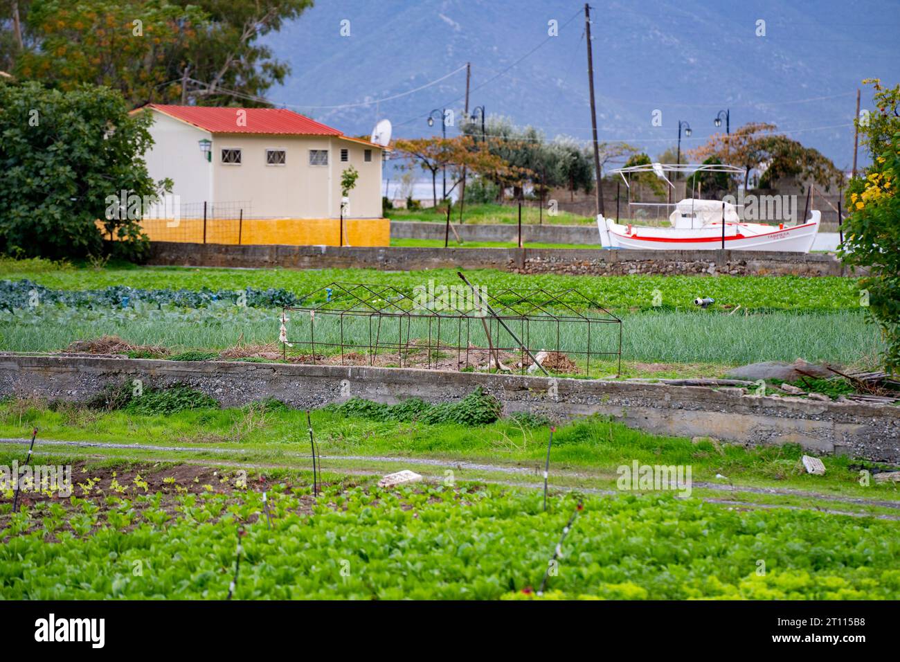 La ville de Leonidio, en Grèce, est une ville traditionnelle avec un ...
