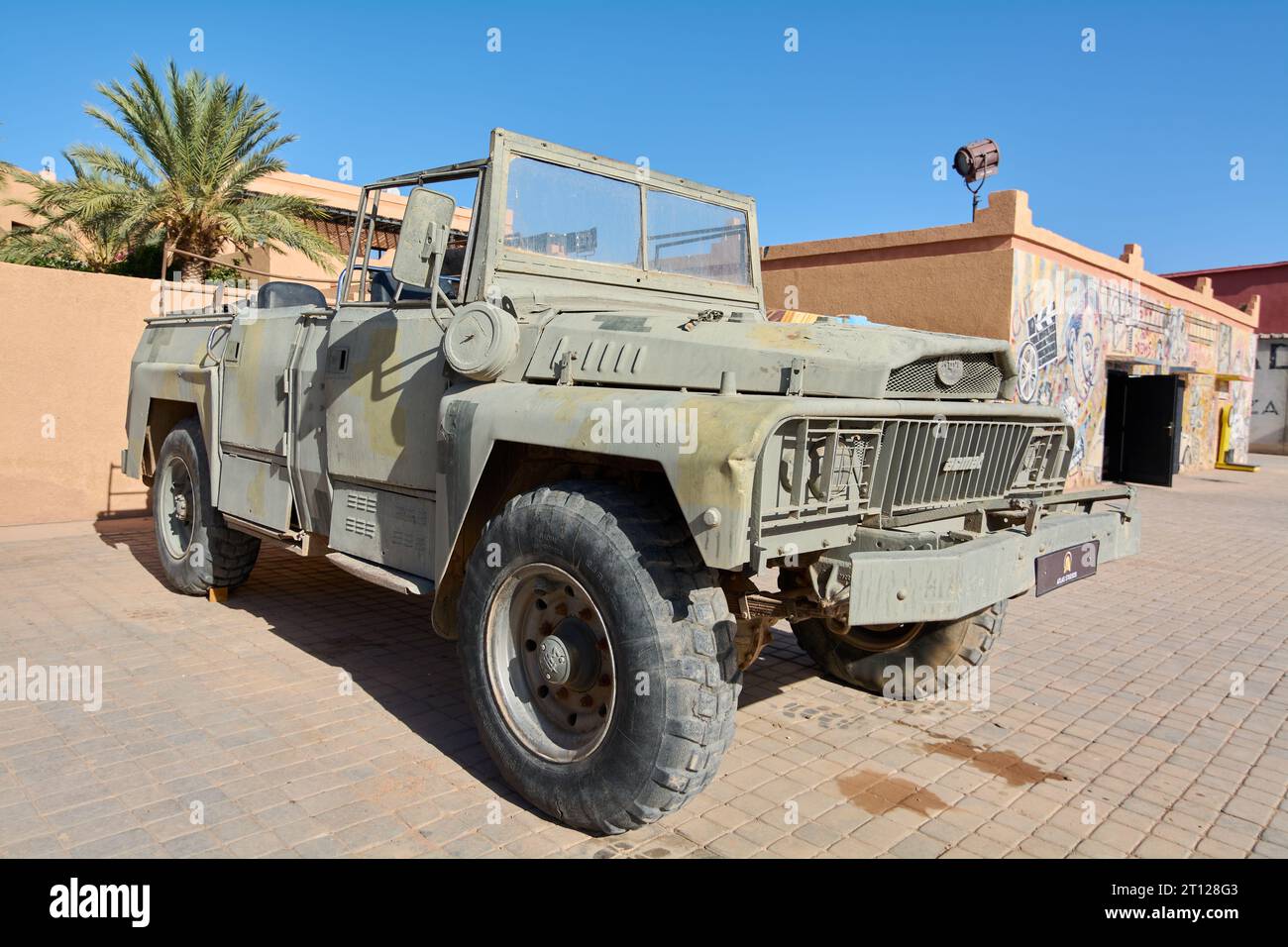 Véhicule militaire tout terrain Banque de photographies et d’images à ...