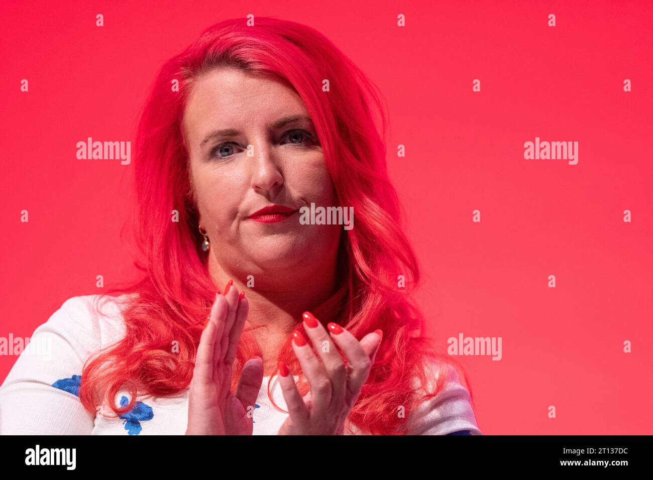 Louise haigh, cheveux roux Banque de photographies et d’images à haute ...