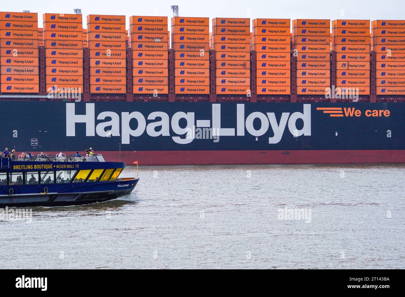 DAS zur Zeit größte unter deutscher Flagge fahrende Schiff Containerschiff Berlin Express der ...