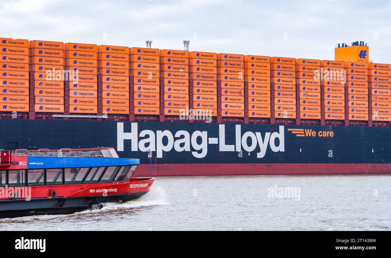 DAS zur Zeit größte unter deutscher Flagge fahrende Schiff Containerschiff Berlin Express der ...