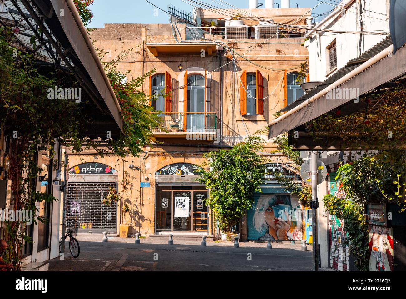 Jaffa, Israël - 10 octobre 2023 : vue depuis les rues historiques de ...
